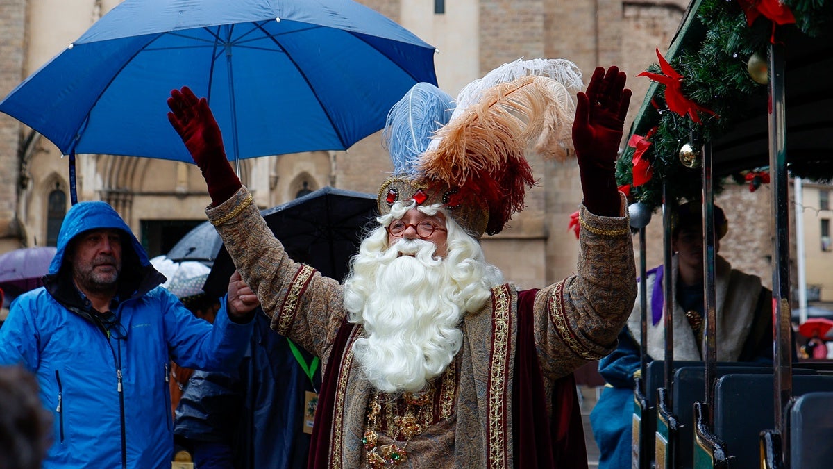 La pluja no frena l'Ambaixador Reial, que ja és a Sabadell